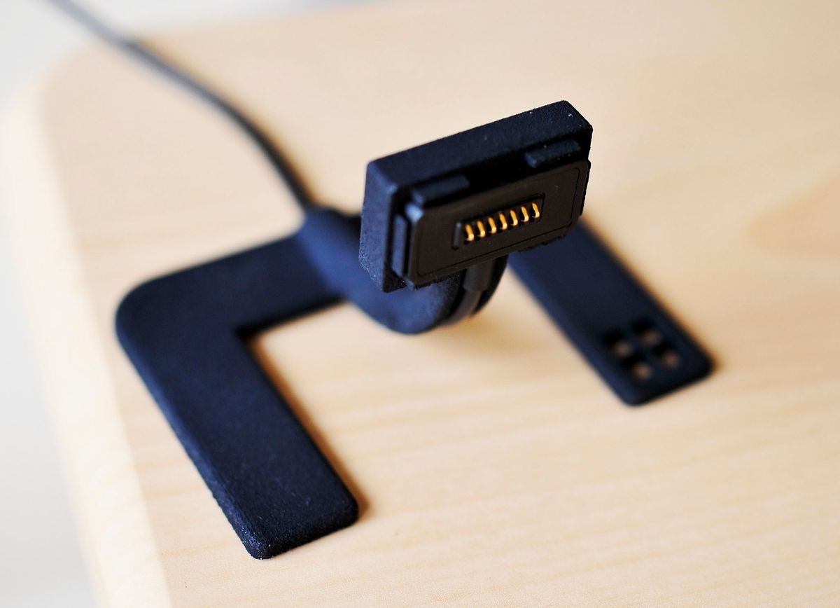 A quick look at the 3D-printed Microsoft Band Charging Stand | Windows ...