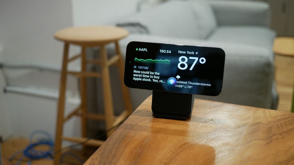 iOS 17 StandBy mode — everything you need to know to turn your iPhone ...