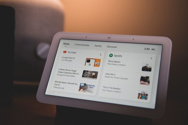 Nest Hub (2nd Gen) vs. Nest Hub Max: Which should you buy? | Android ...