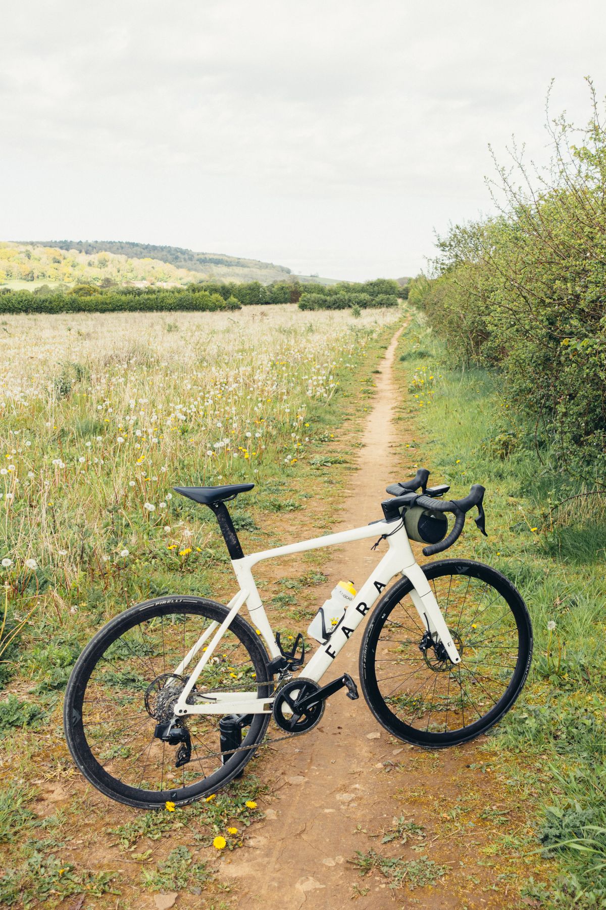 Fara F/Road review: A good looking mile-muncher that needs better ...