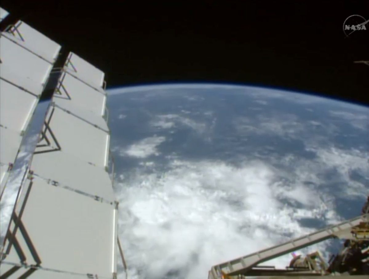 Spacewalk Photos Cosmonauts Float Outside Space Station Oct 22 2014