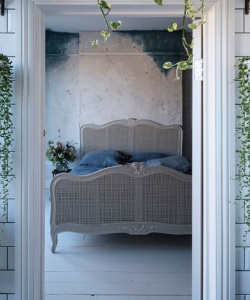 What is the Feng Shui death position in a bedroom? And why you should ...