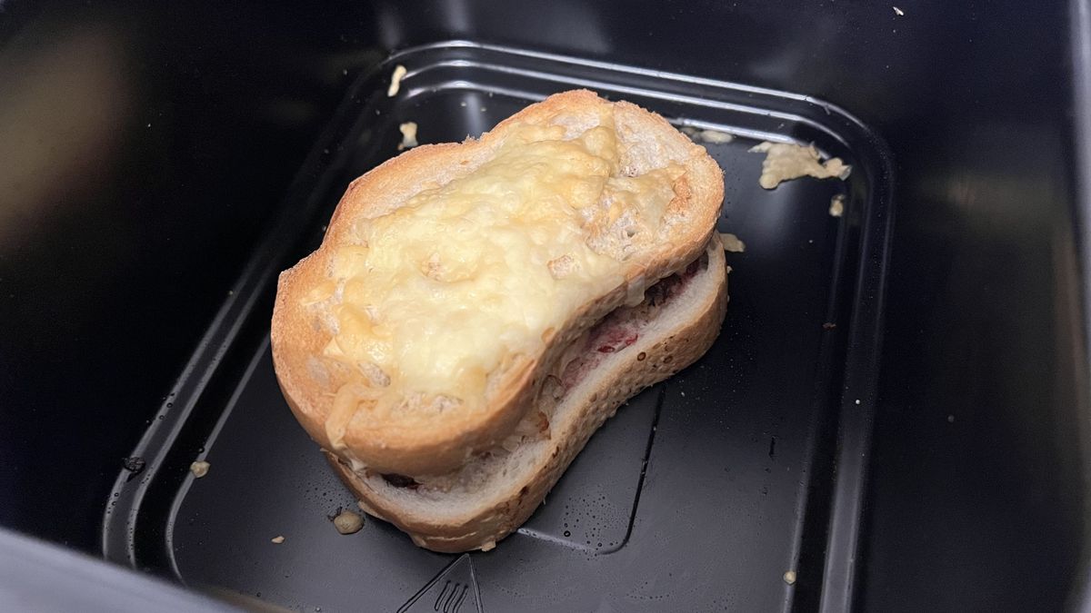 Turn your Christmas leftovers into a tasty toastie with this viral ...