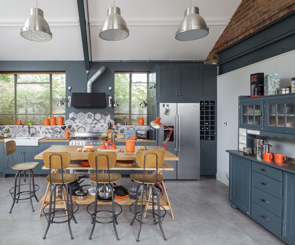 10 freestanding kitchen ideas for a relaxed cooking space | Homebuilding