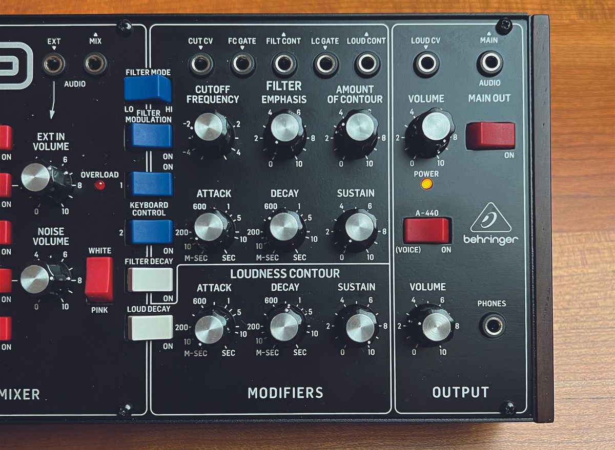 Master the Minimoog Model D and create a classic Minimoog bass sound ...