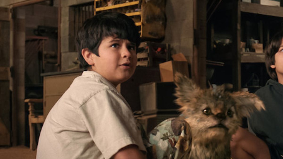 Chupa Cast: Who Plays Who In Netflix's New Family Creature Feature ...
