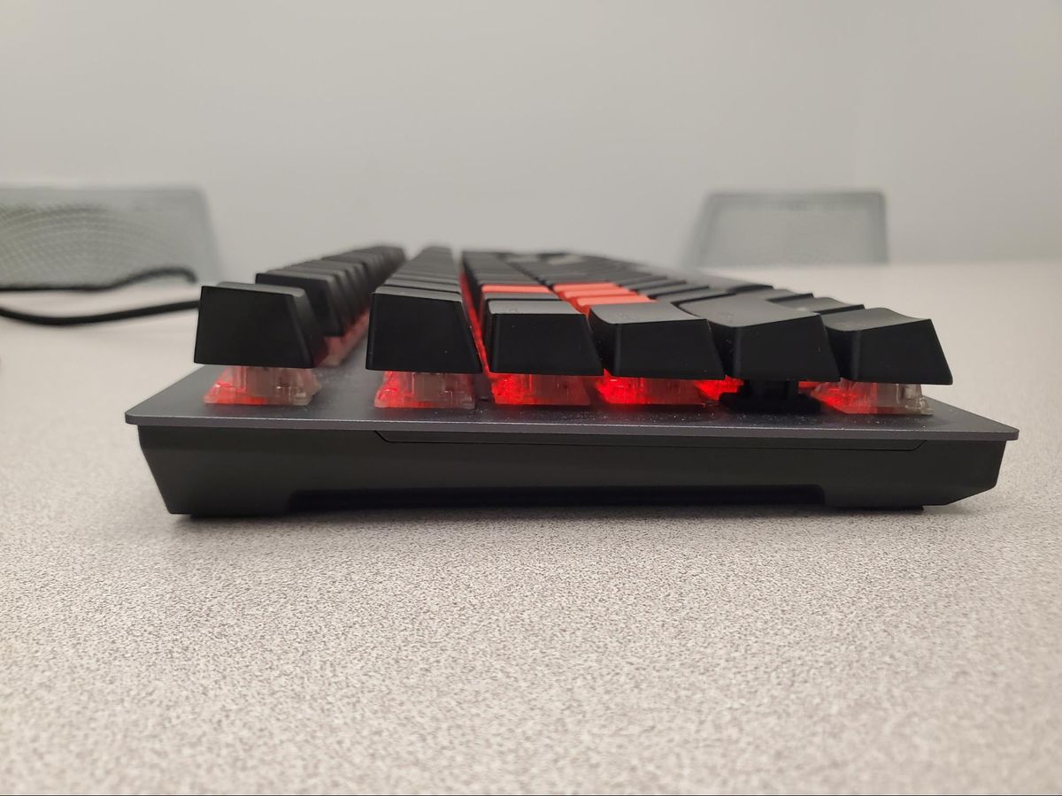 Adata XPG Summoner Gaming Keyboard Review: Soft, but no Software | Tom ...