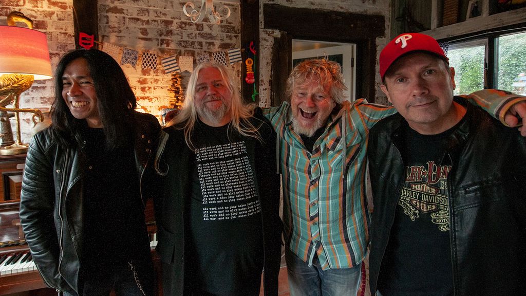 Pendragon announce acoustic vinyl version of Love Over Fear | Louder