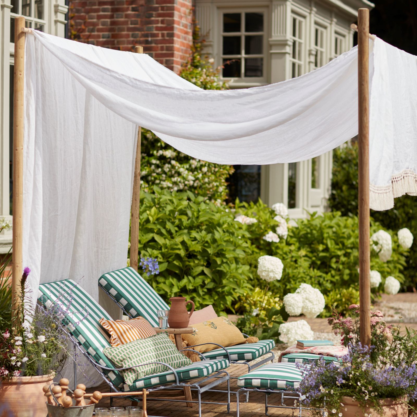 10 pergola roof ideas to add shade, style, and interest | Ideal Home