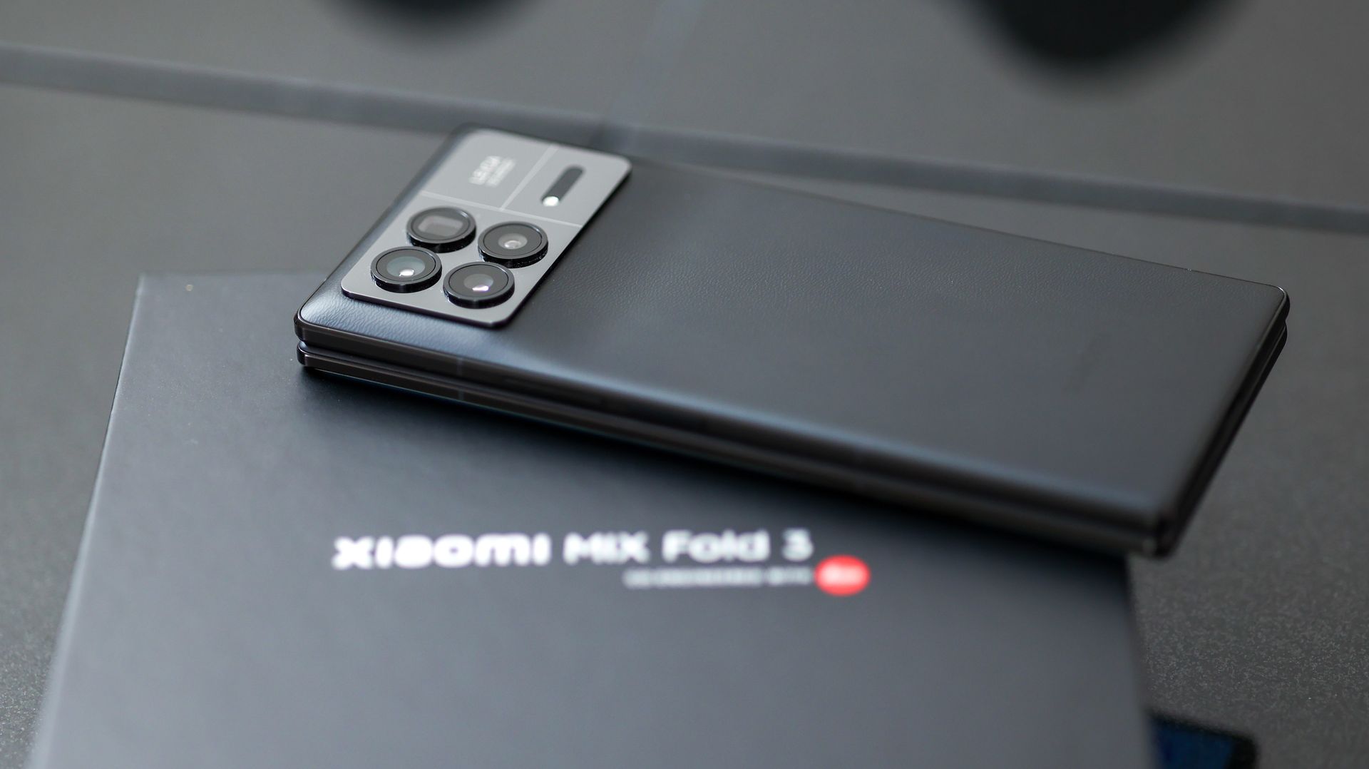 While the iPhone is getting more buttons, Xiaomi might get rid of them ...