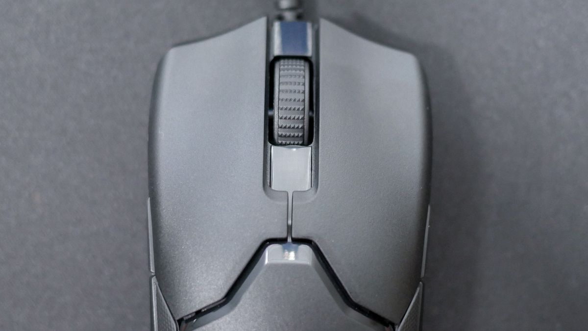 Razer Viper 8K gaming mouse review | Laptop Mag