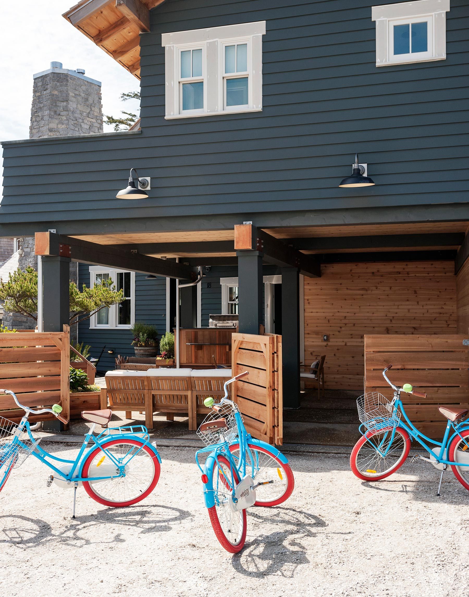This colourful and funky Seattle beach house is playful yet rustic ...