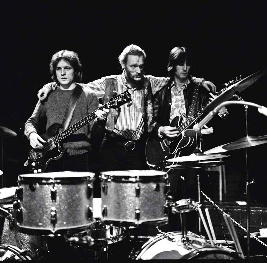 Crossroads by Cream: the meaning and story behind the song | Louder