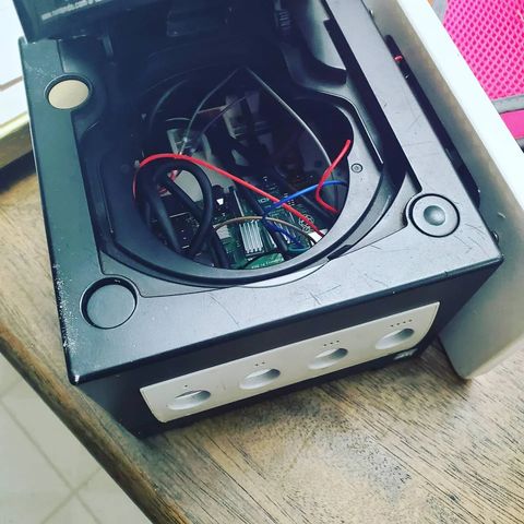 This Gamecube Has a Raspberry Pi Inside Running RetroPie | Tom's Hardware