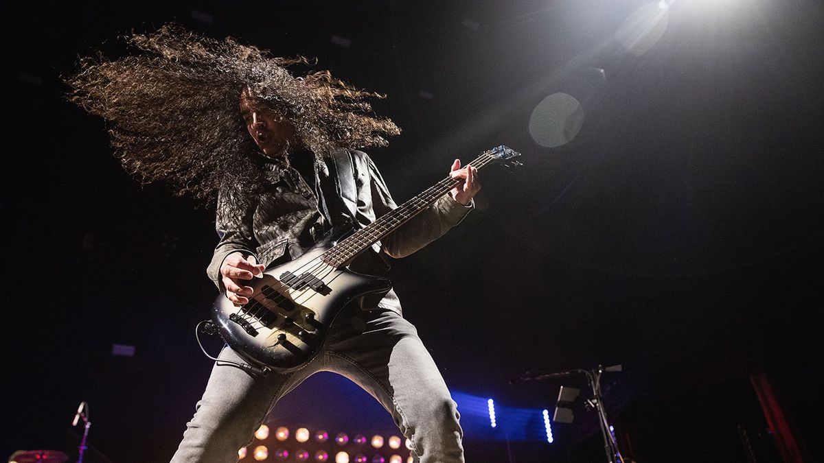 Alice In Chains' Mike Inez: "I think beat-up basses sound better ...