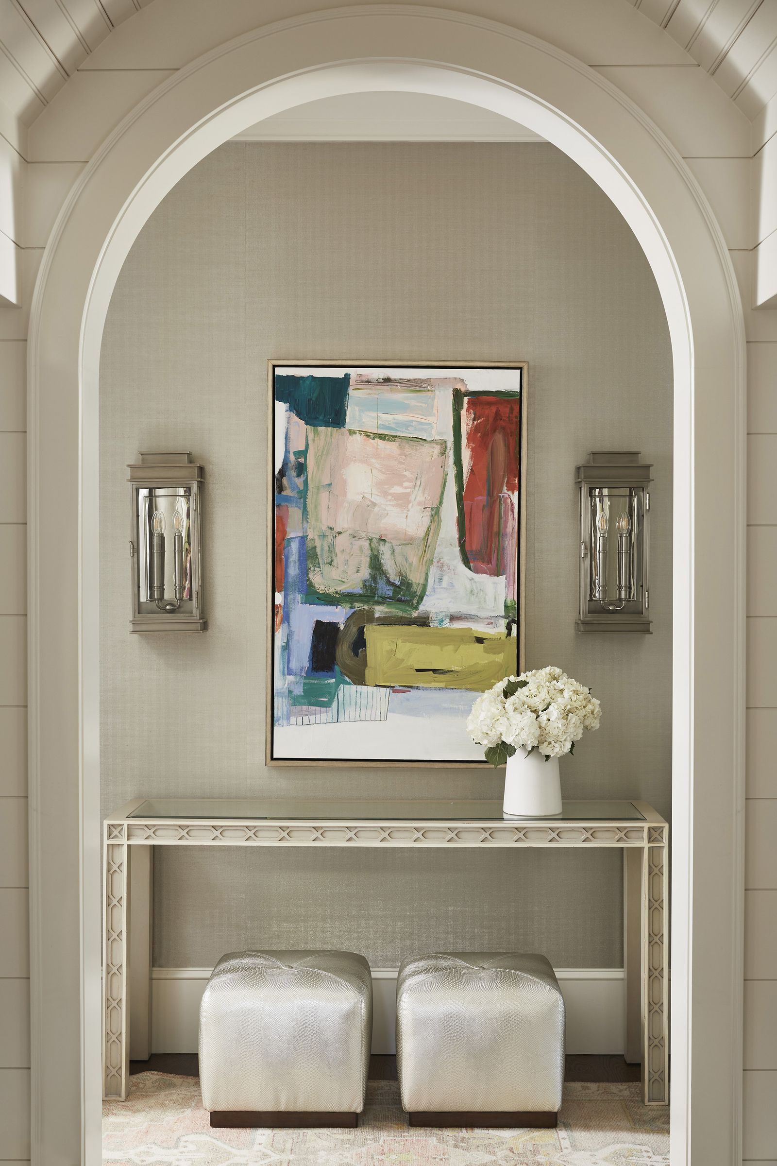 5 small entryway color rules interior designers want us to copy | Homes ...