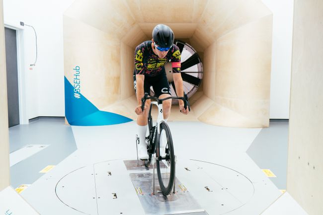 Jake Stewart's insane Factor prototype bike: Up close and personal with ...