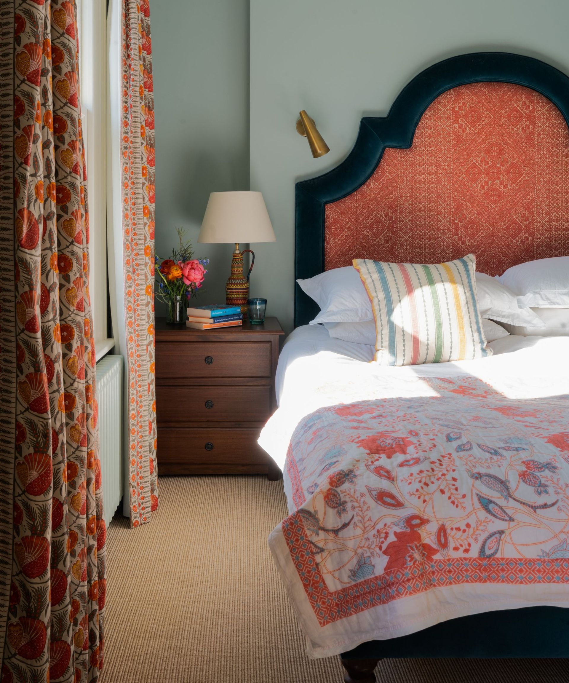 How to tastefully theme a room according to the experts | Homes and Gardens