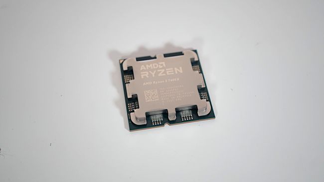 AMD Ryzen 5 7600X review: This entry-level AMD CPU is a 6-core beast ...