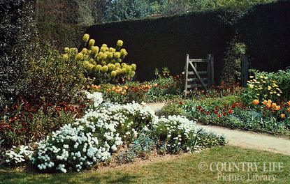 Munstead Wood: The house that Edwin Lutyens built for Gertrude Jekyll ...