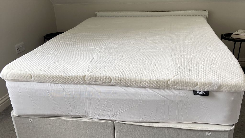 Puffy Deluxe Mattress Topper review 2025: Body-contouring memory foam ...