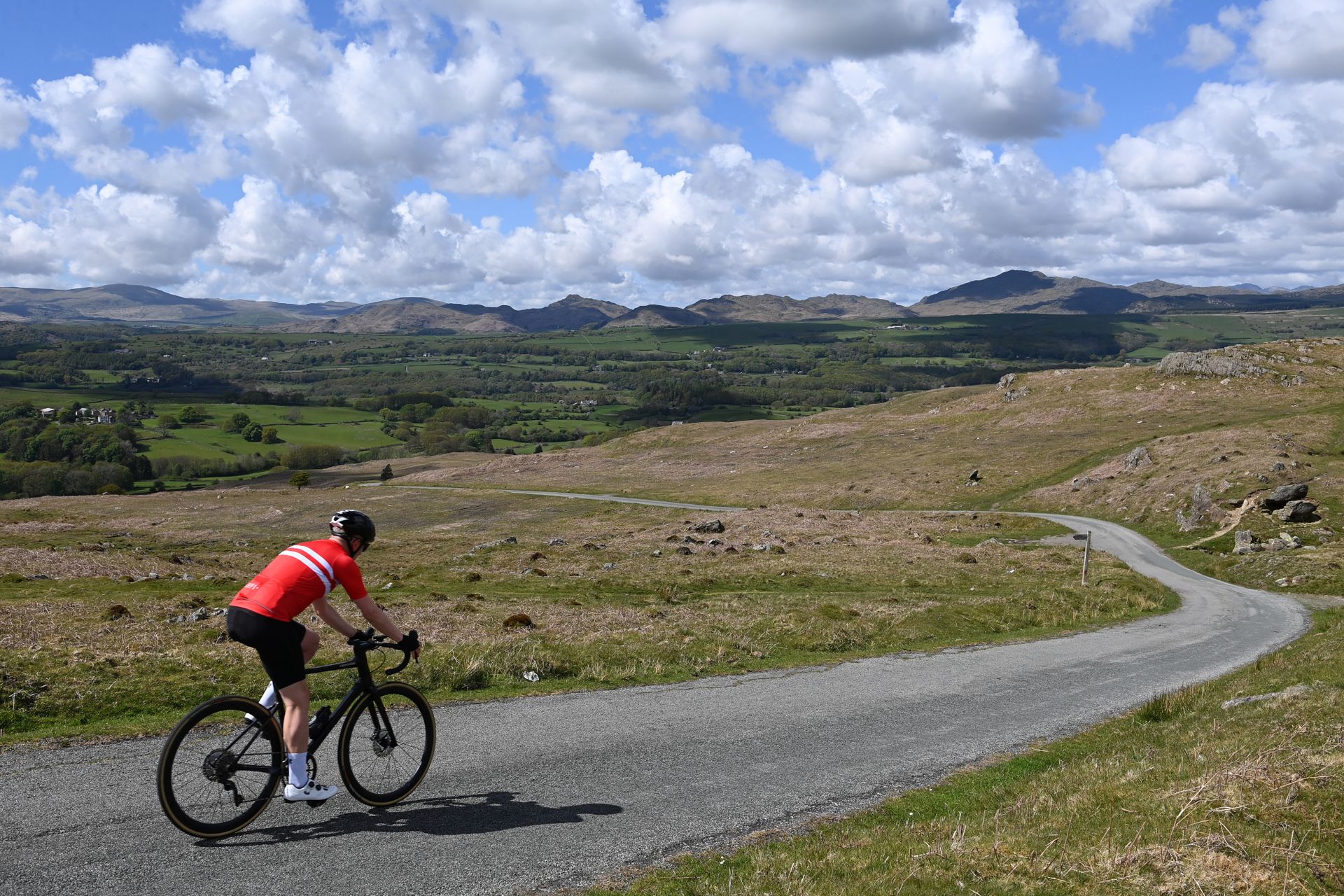 What actually goes on inside a cyclist's body during sprinting ...