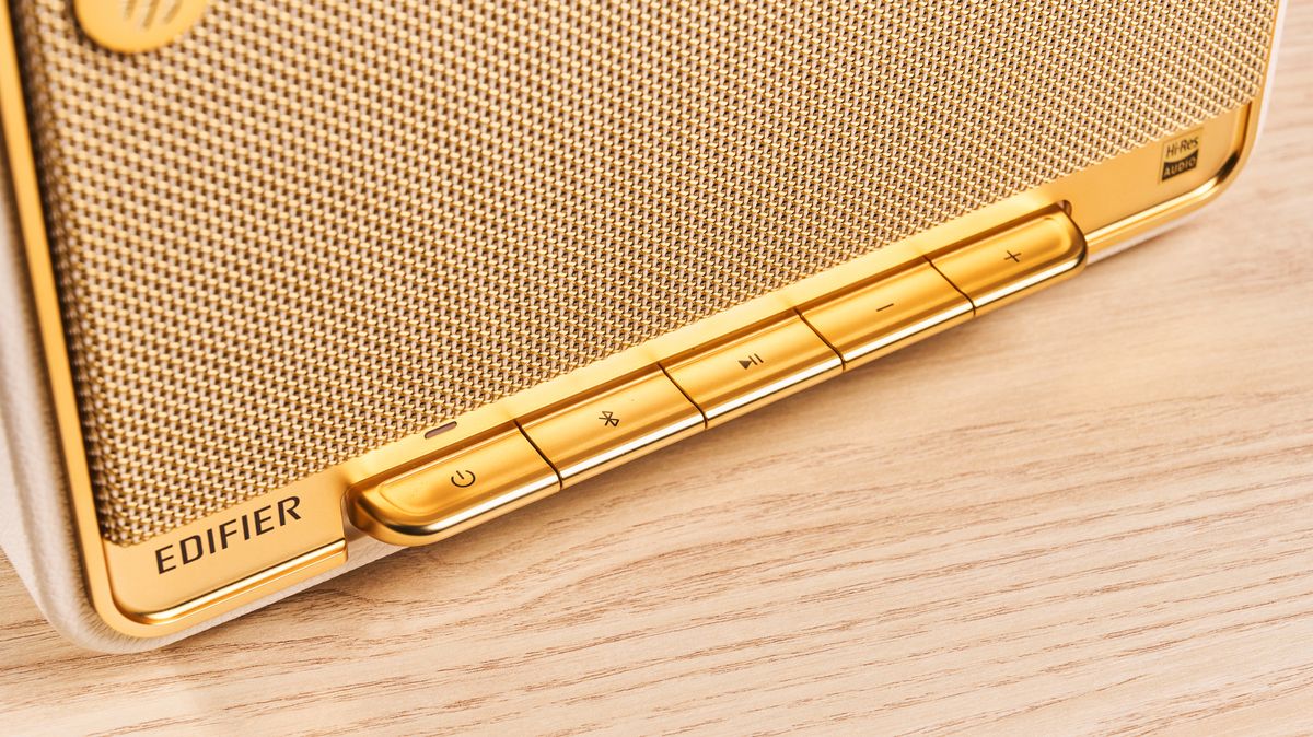 Edifier D32 review: a retro-look wireless speaker that supplies ...