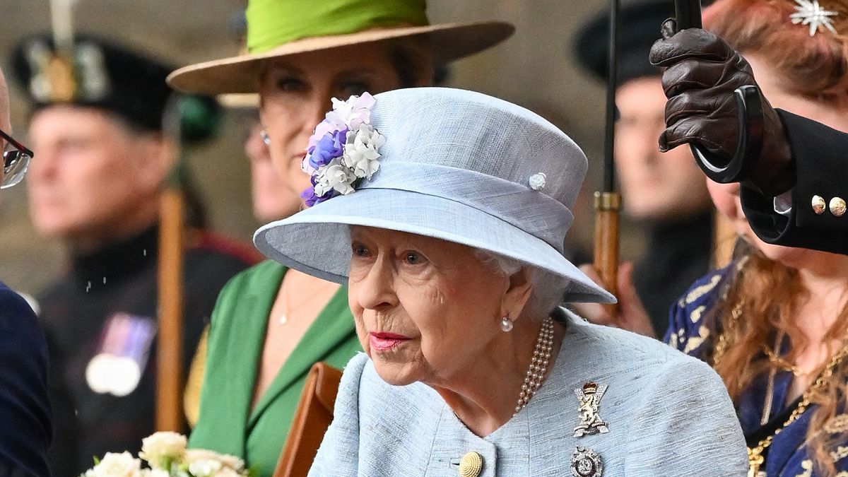 What the Queen’s new job description means for the Royal Family | Woman ...