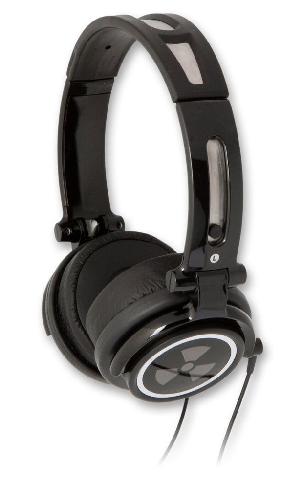 Review: EarPollution Mogul and CS40S Headphones | Guitar World