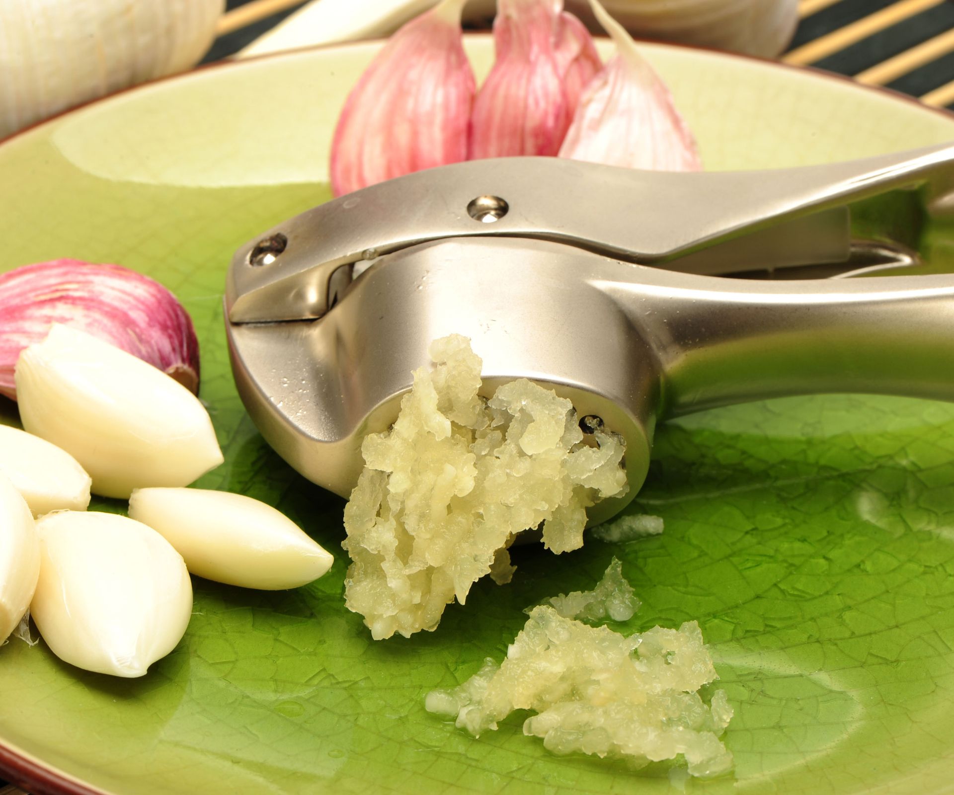 Use Garlic For Slugs: Genius Trick For Keeping Slugs At Bay | Gardening ...