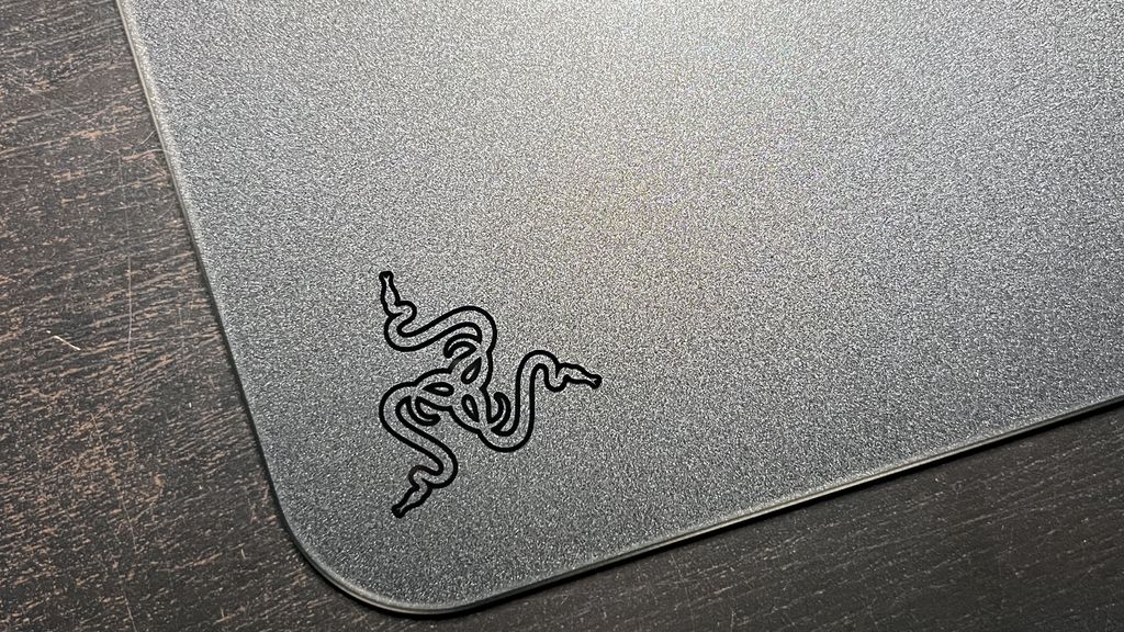 Razer Atlas Hands-On: Who Knew I Needed a $100 Glass Mouse Pad? | Tom's ...