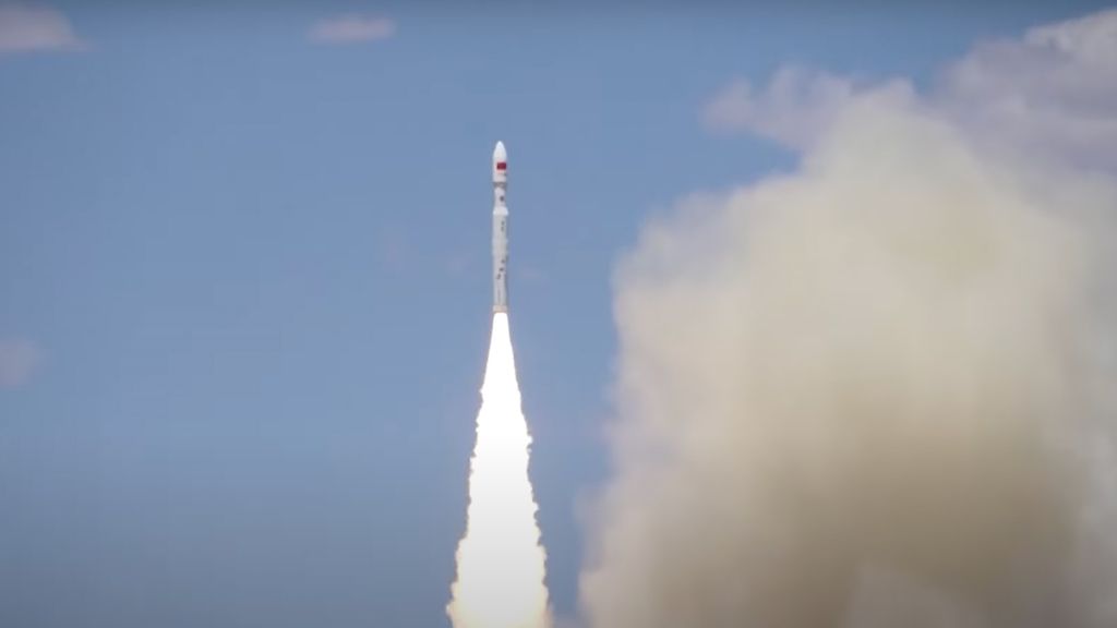 China breaks its rideshare record with 26-satellite launch (video) | Space