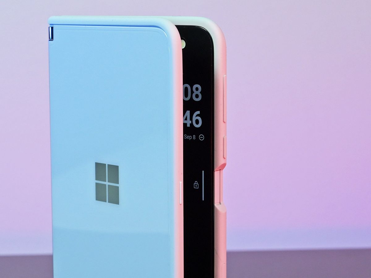 Surface Duo review: A dual-screen phone of tomorrow ... that's not ...
