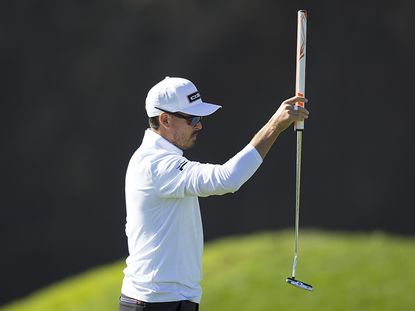 How To Plumb Bob A Putt | Golf Monthly