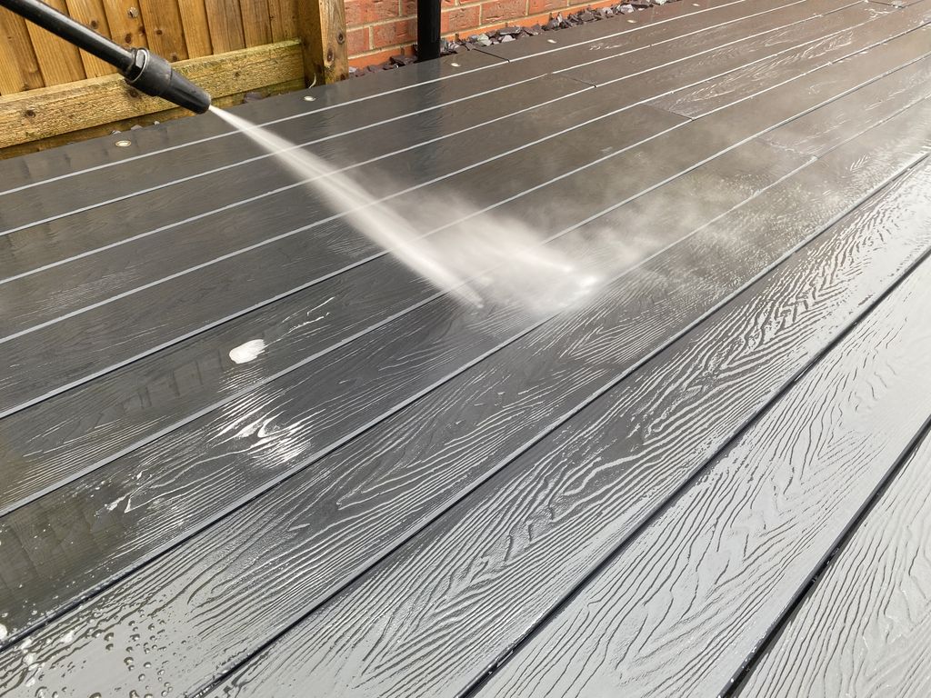 How to clean decking: A step by step guide | Homebuilding