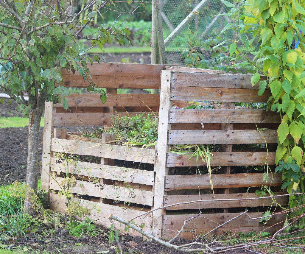 DIY compost bin ideas: 5 easy projects | Homes and Gardens