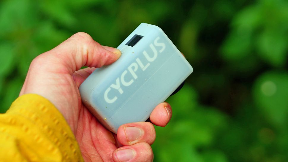 Cycplus AS2 e-pump review | Bike Perfect