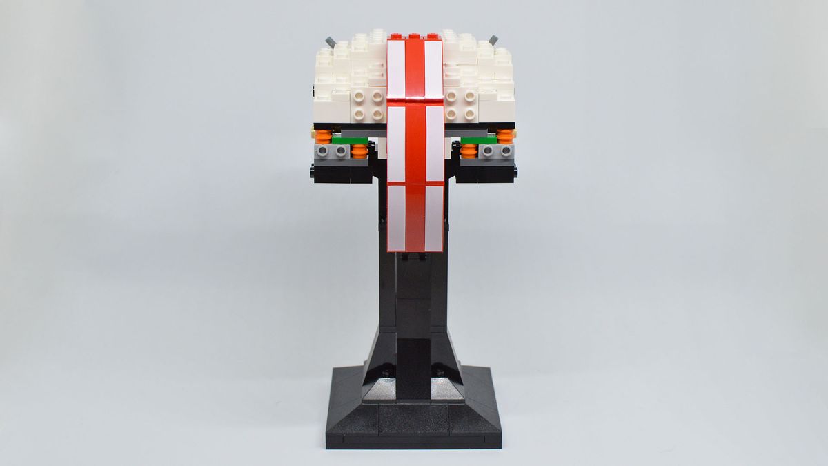 Lego Star Wars Luke Skywalker (Red Five) Helmet review | Space