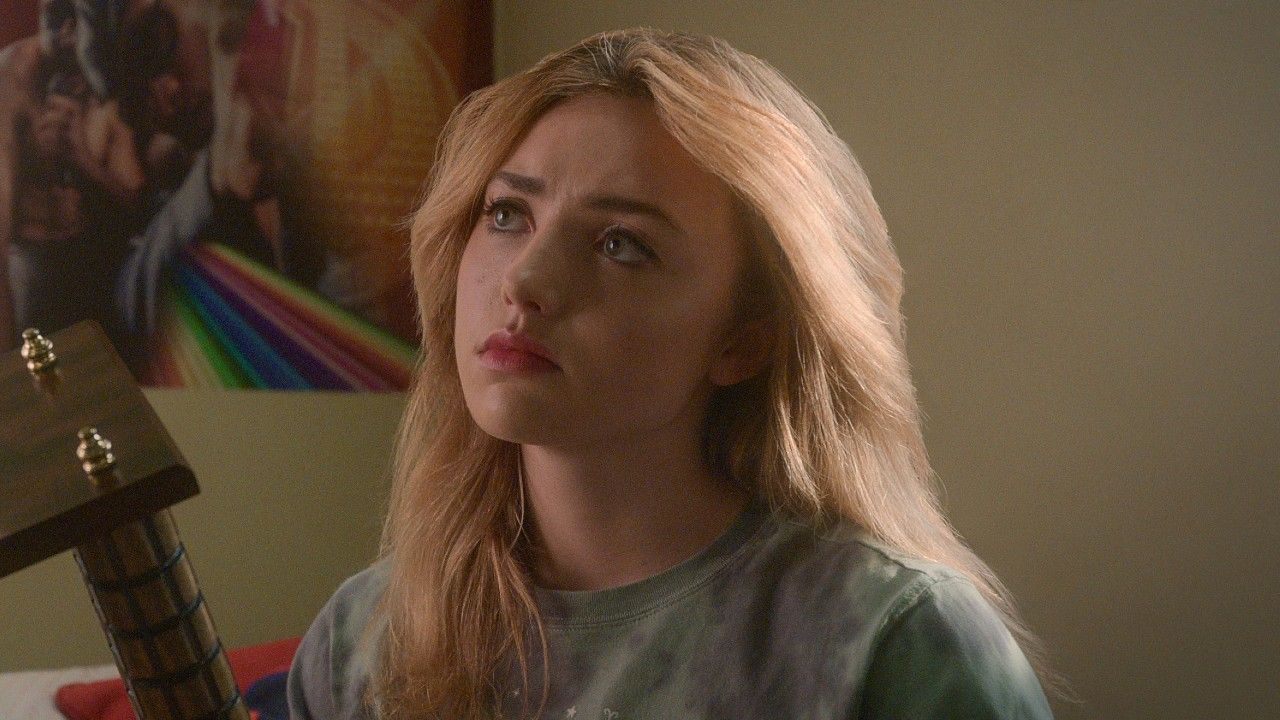 Cobra Kai's Peyton List Discusses Getting Fighting Tips From Karate Kid ...