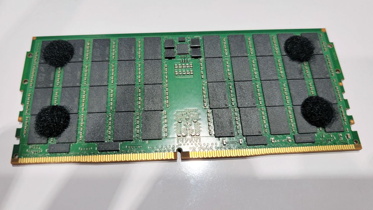 Micron shows massive 256GB DDR5-8800 memory sticks — High-capacity ...
