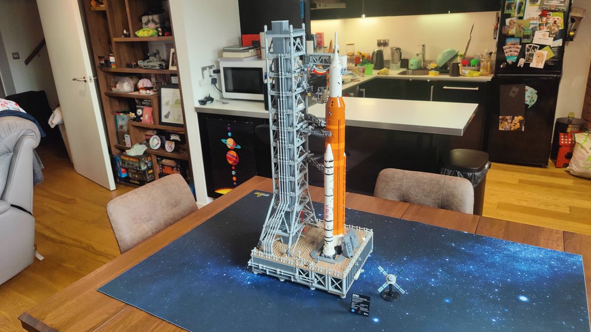 Lego NASA Artemis Space Launch System review | Space