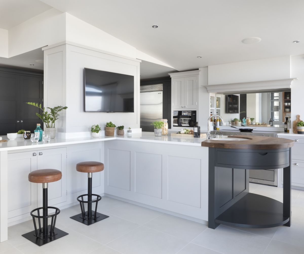 Kitchen island ideas: 30 ideas to inspire island life | Homebuilding