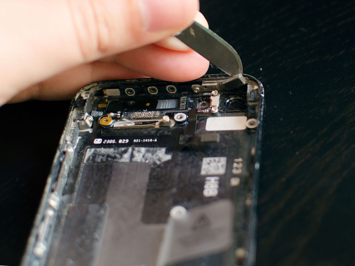 How to fix a stuck power button on an iPhone 5 | iMore