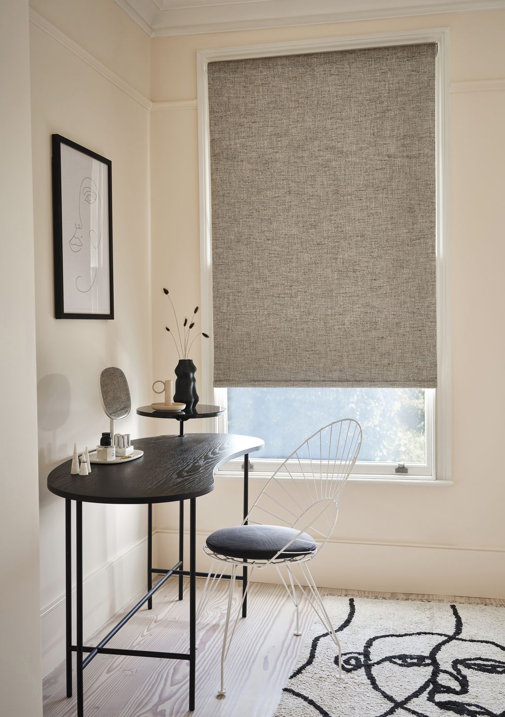 How to reverse roll a roller blind - a neat design trick | Livingetc