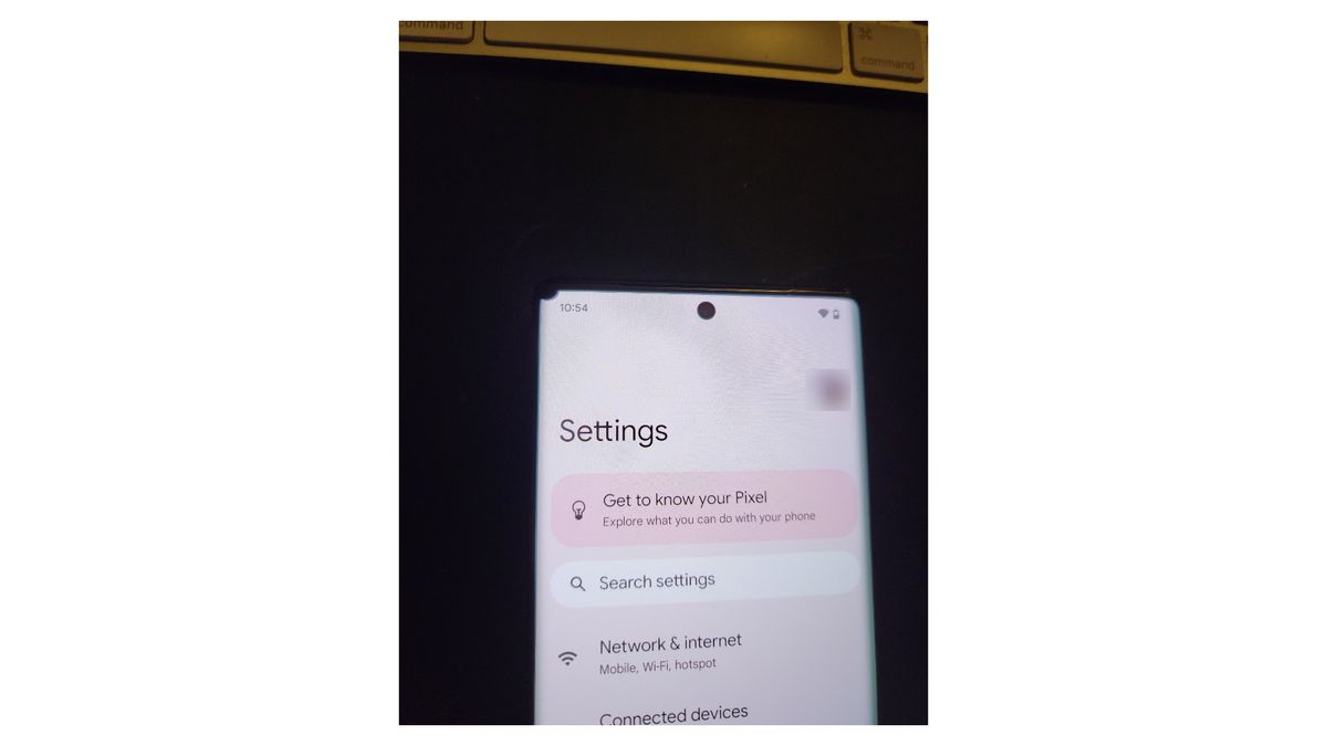 Some Pixel 6 phones reportedly have strange screen defects | Tom's Guide