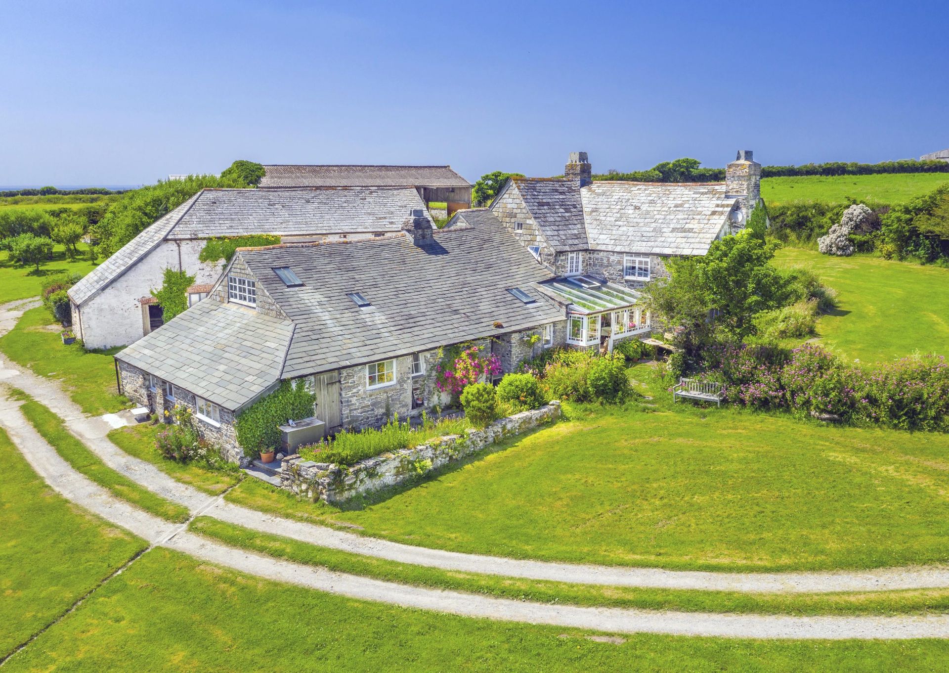 A secluded farmhouse tucked away on the wild North Cornwall Atlantic ...