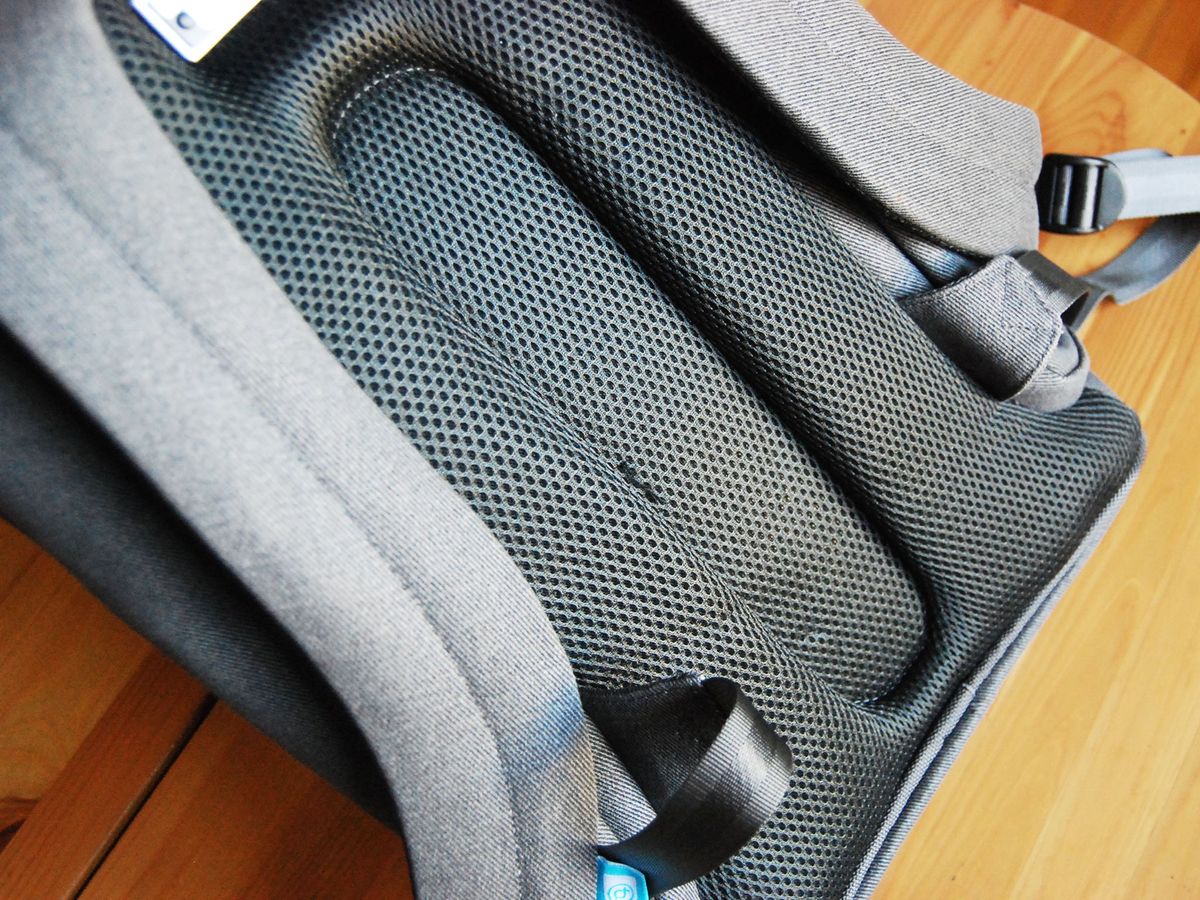 Booq Cobra Squeeze review: Small size, big character | Windows Central