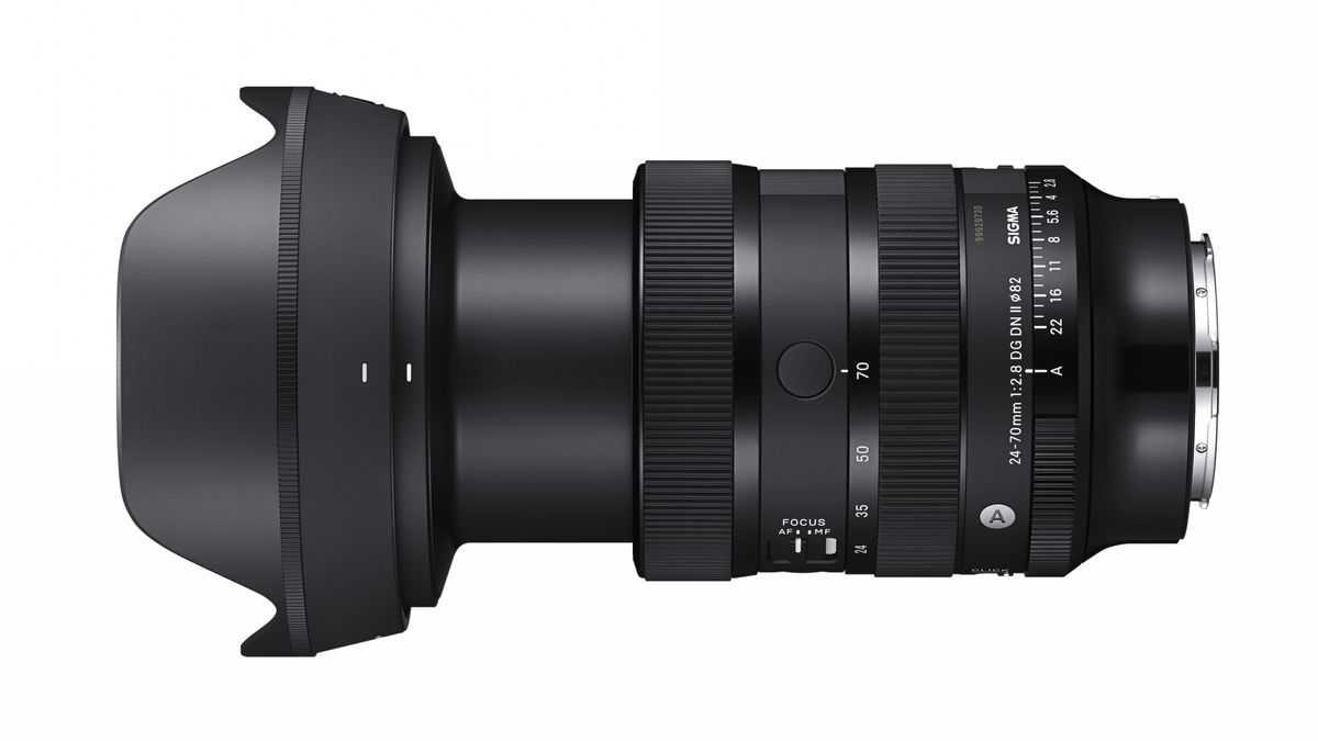 Sigma's new flagship lens sets new standards for standard zooms ...