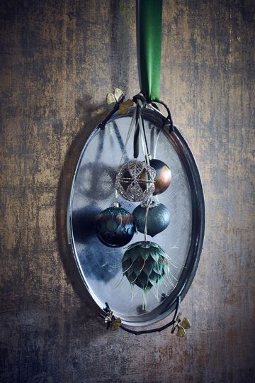 Decorating With Baubles: Creative And Stylish Christmas Decorating Ideas