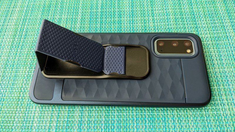 I finally got my family to try out phone grips, and you should too ...